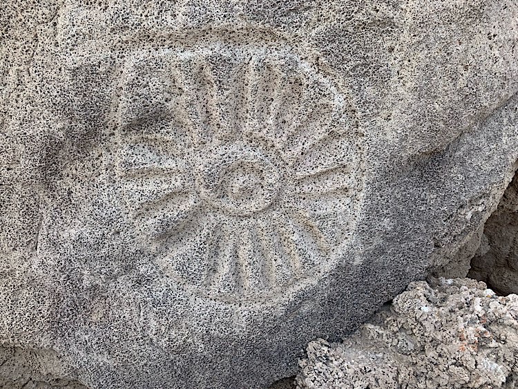 A Snapshot of the Oldest Petroglyphs in North America – THE ANCIENT ...